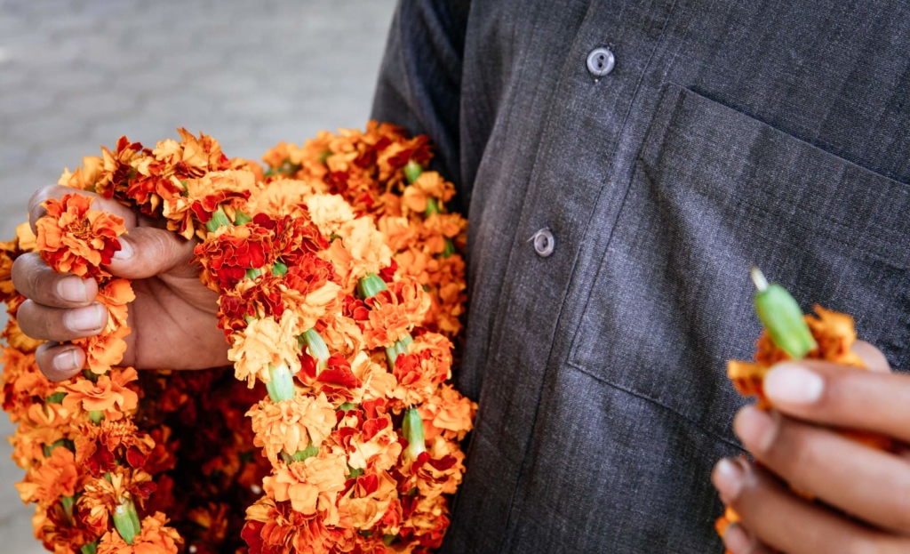 Flower Binding in Abha - Atharna